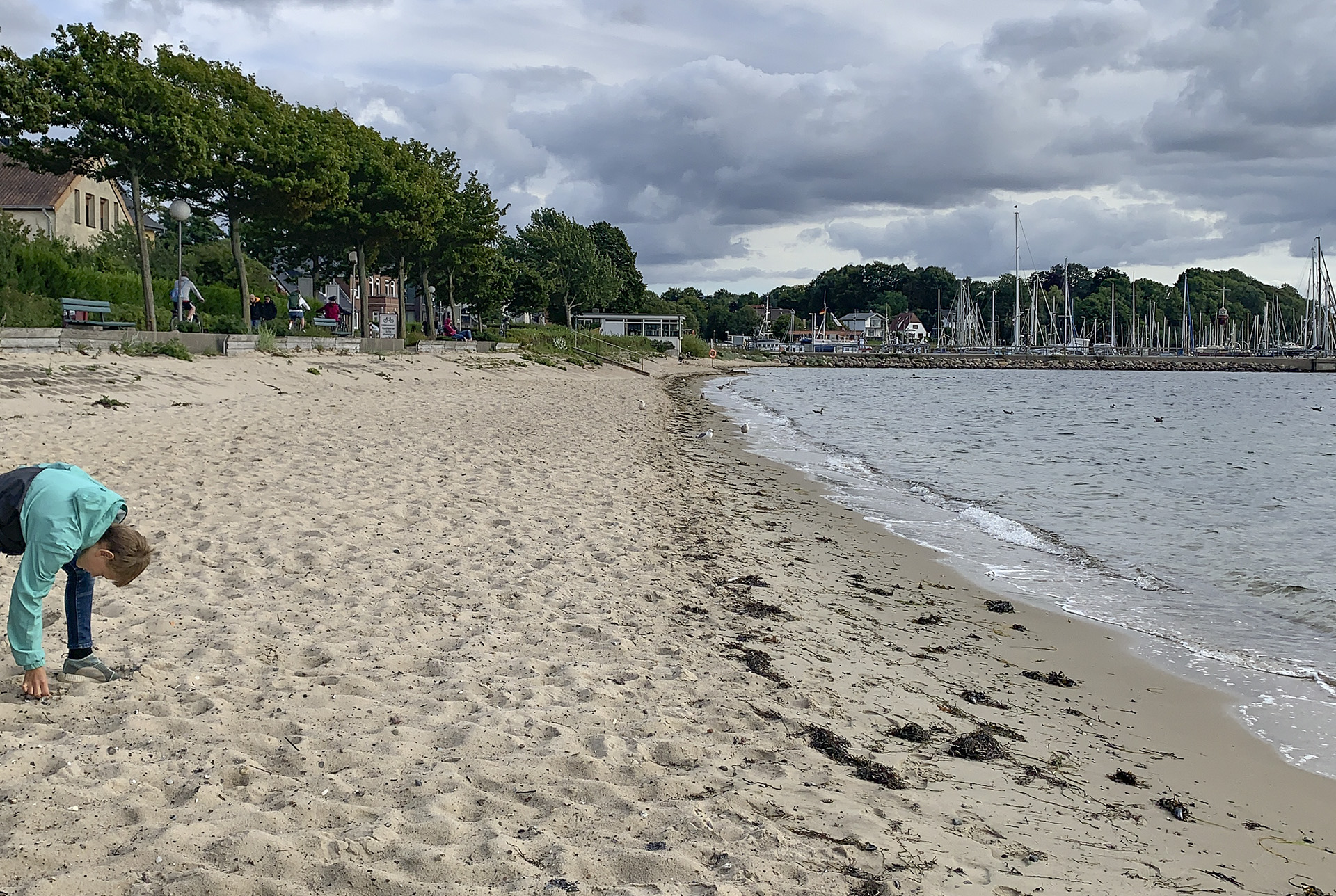 Möltenort: Strand für Schiffschauer und Burgenbauer – Mein Meer – das ...